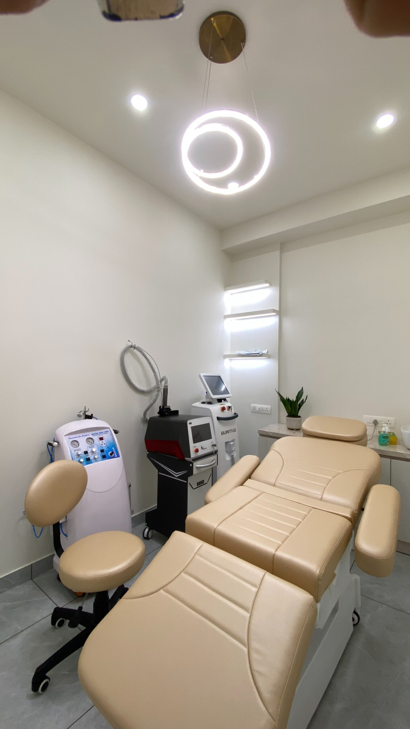 About Us - Eterna Clinic